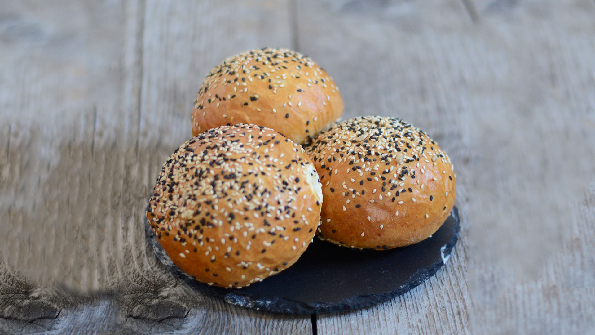 Chifla pentru burgeri "home-made" - Hugo Restaurants